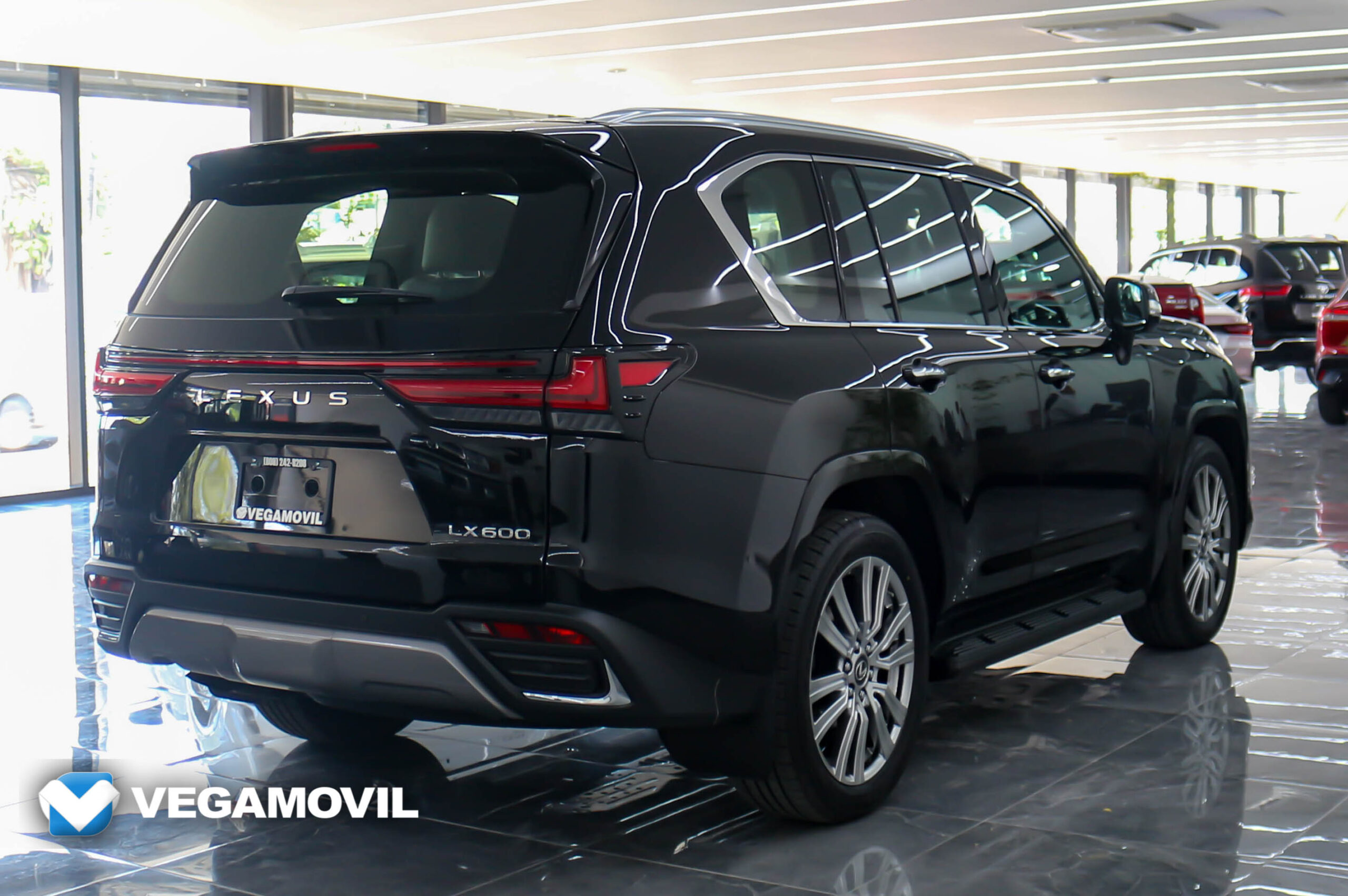 LEXUS LX600 VIP - Vegamovil