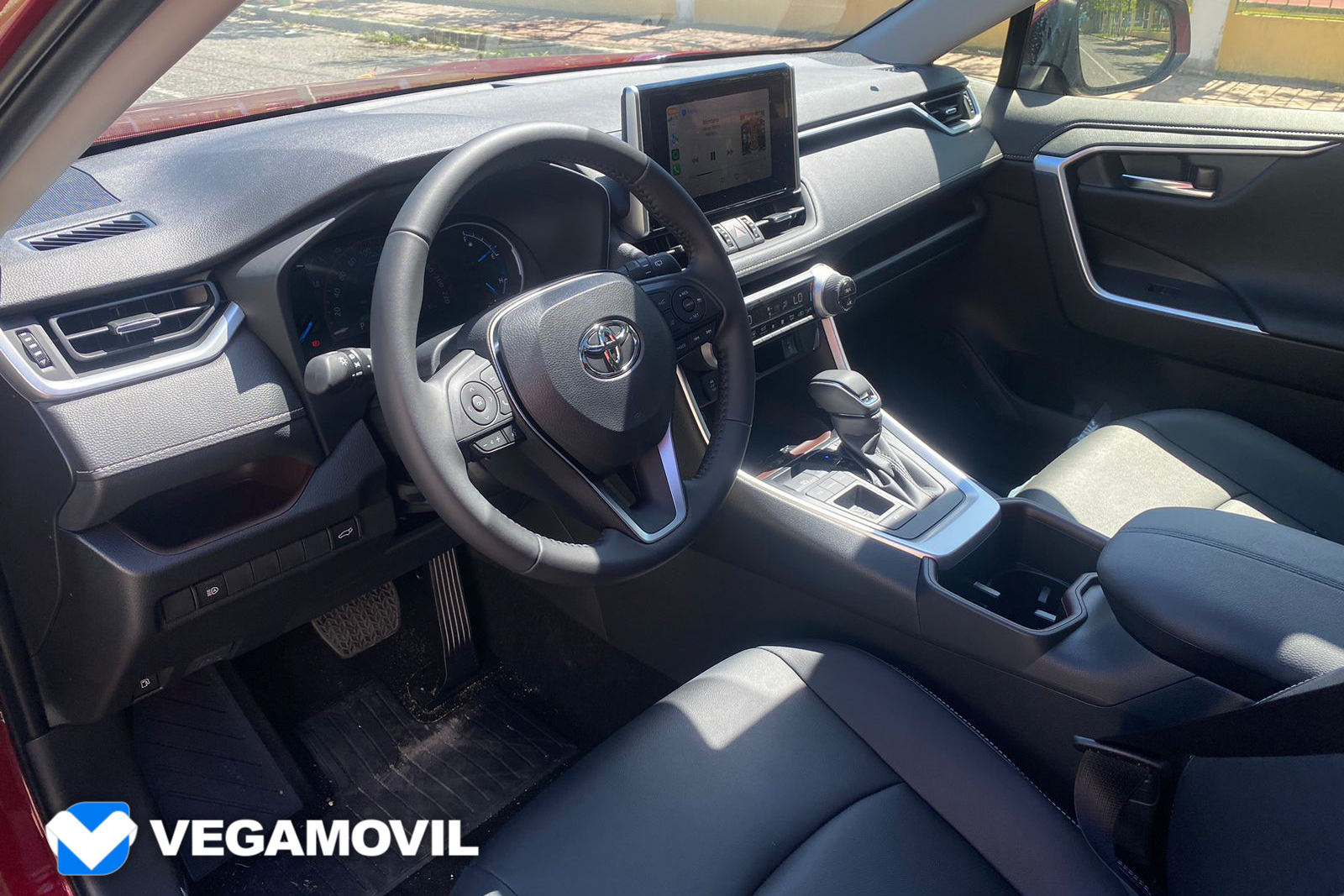 TOYOTA RAV4 LIMITED HYBRID 4X2 - Vegamovil