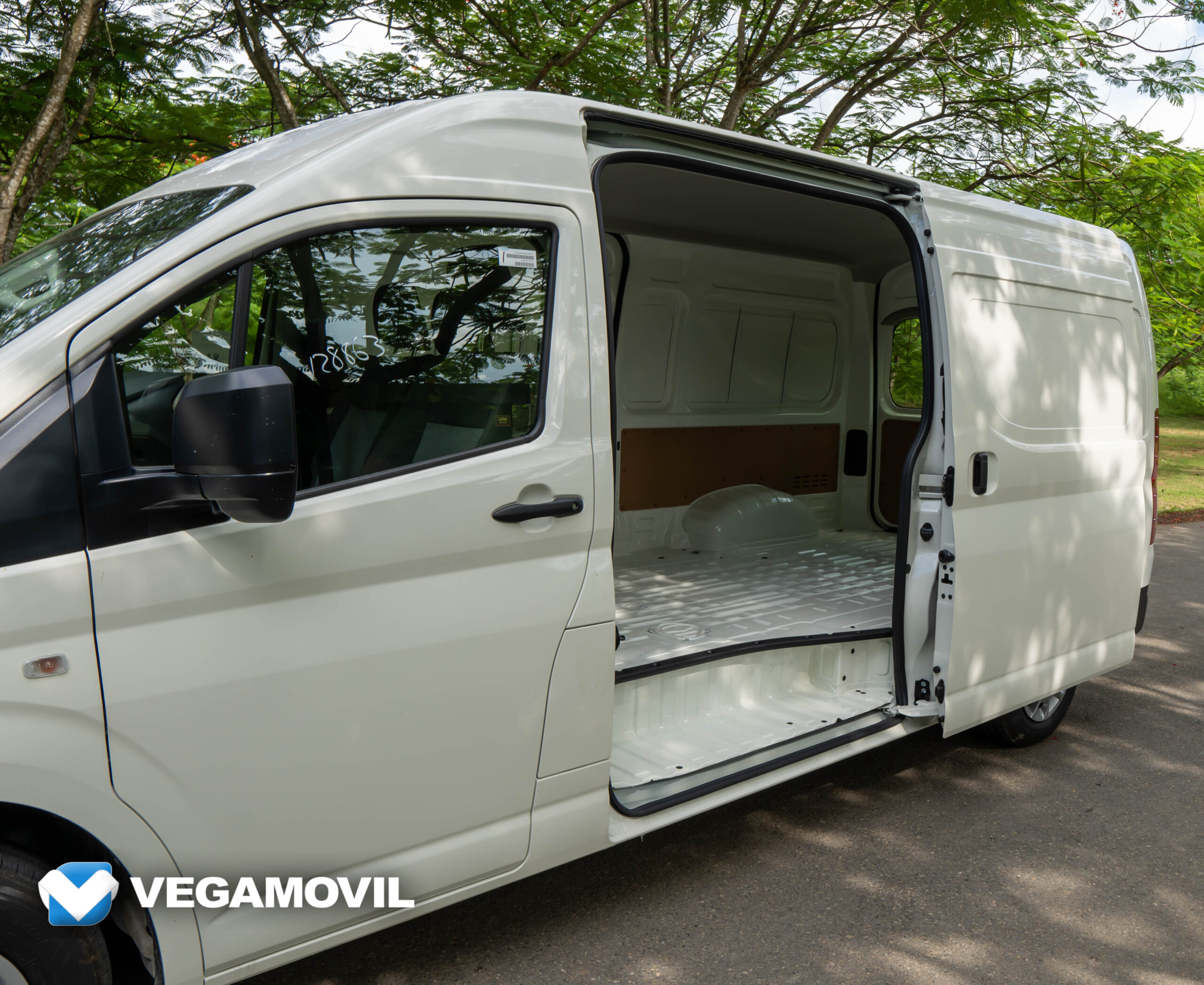 TOYOTA HIACE FURGONETA CAJA NUEVA TECHO ALTO - Vegamovil