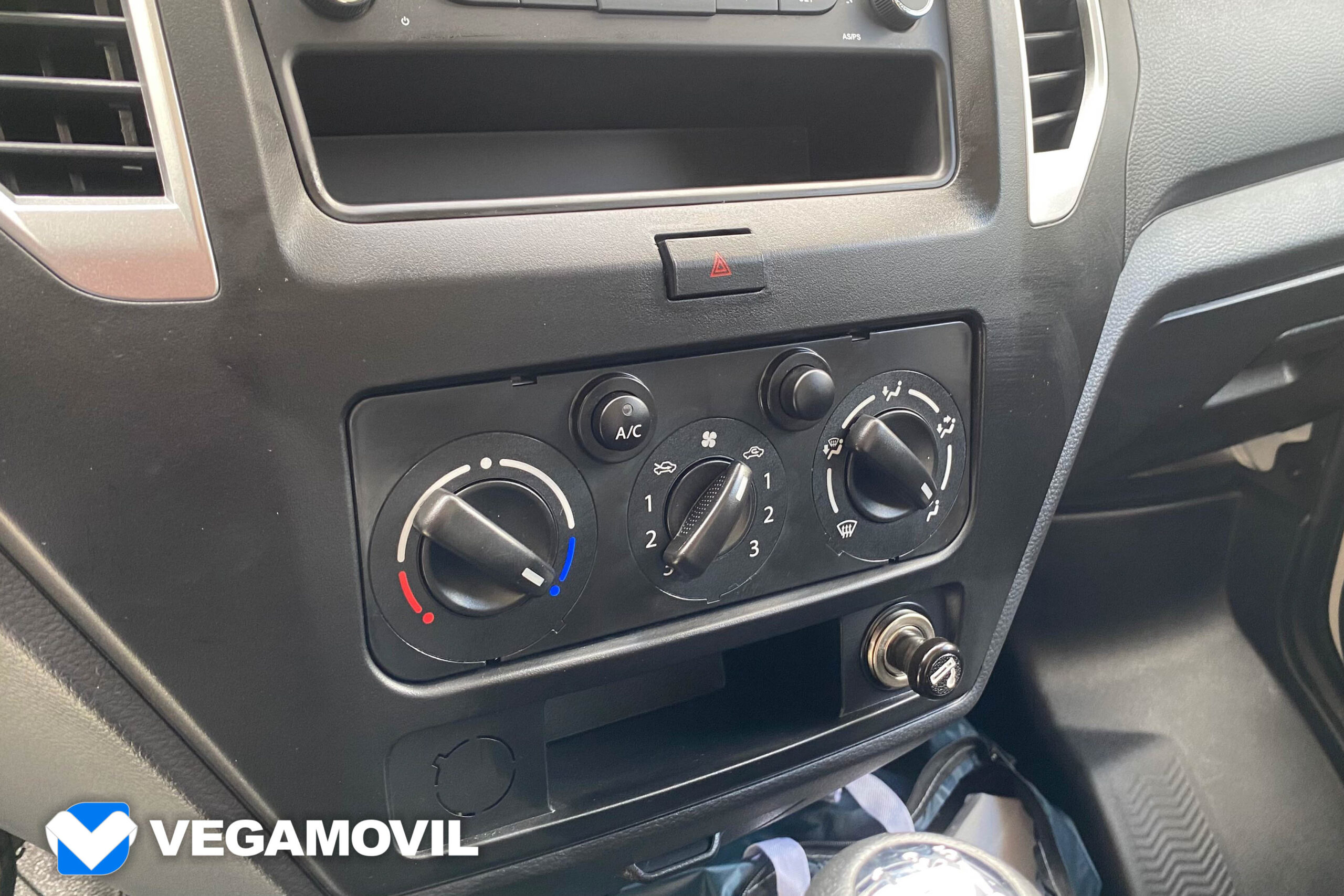 KYC T3 BOX TRUCK - Vegamovil