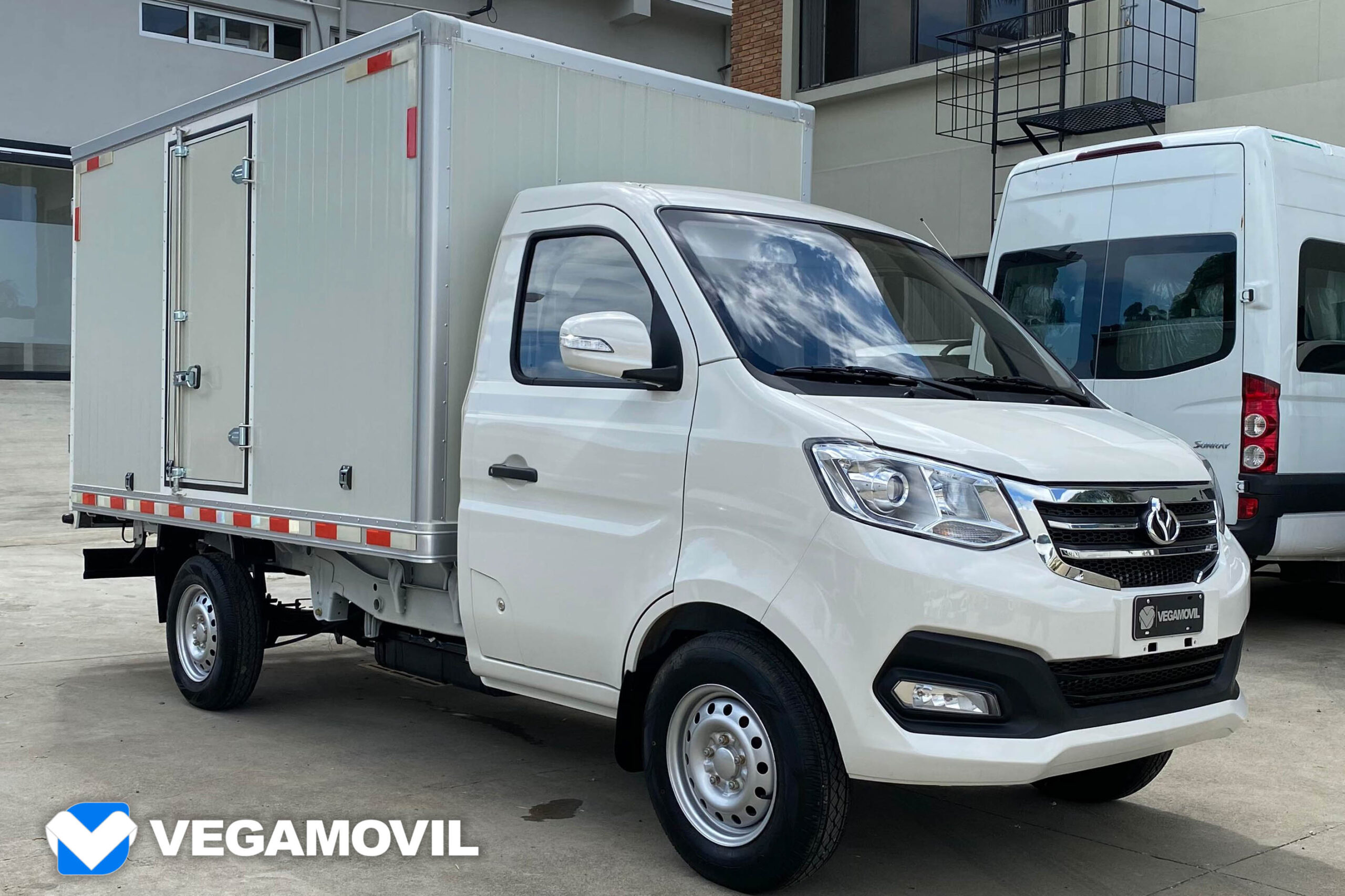 KYC T3 BOX TRUCK - Vegamovil
