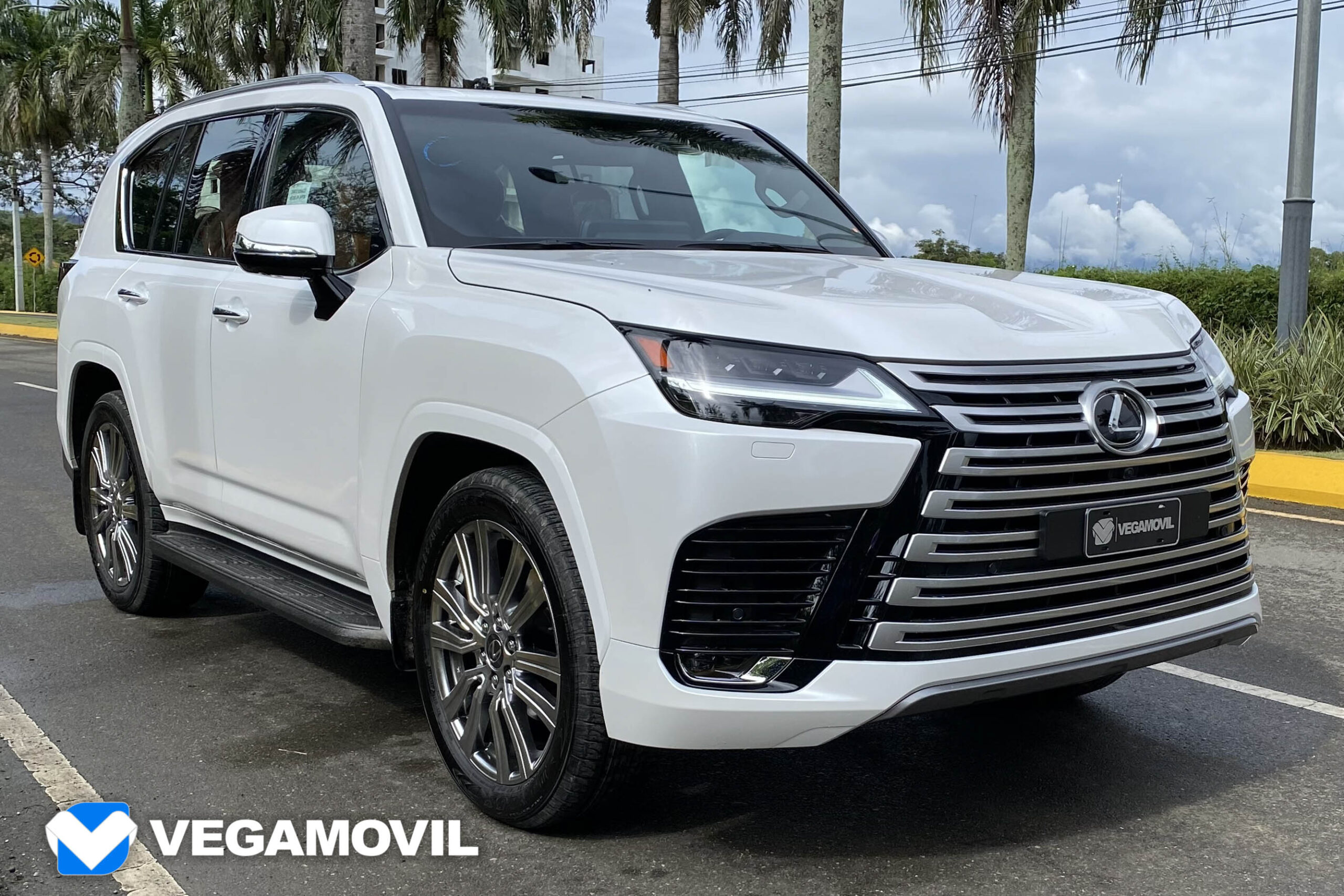 LEXUS LX 600 VIP - Vegamovil